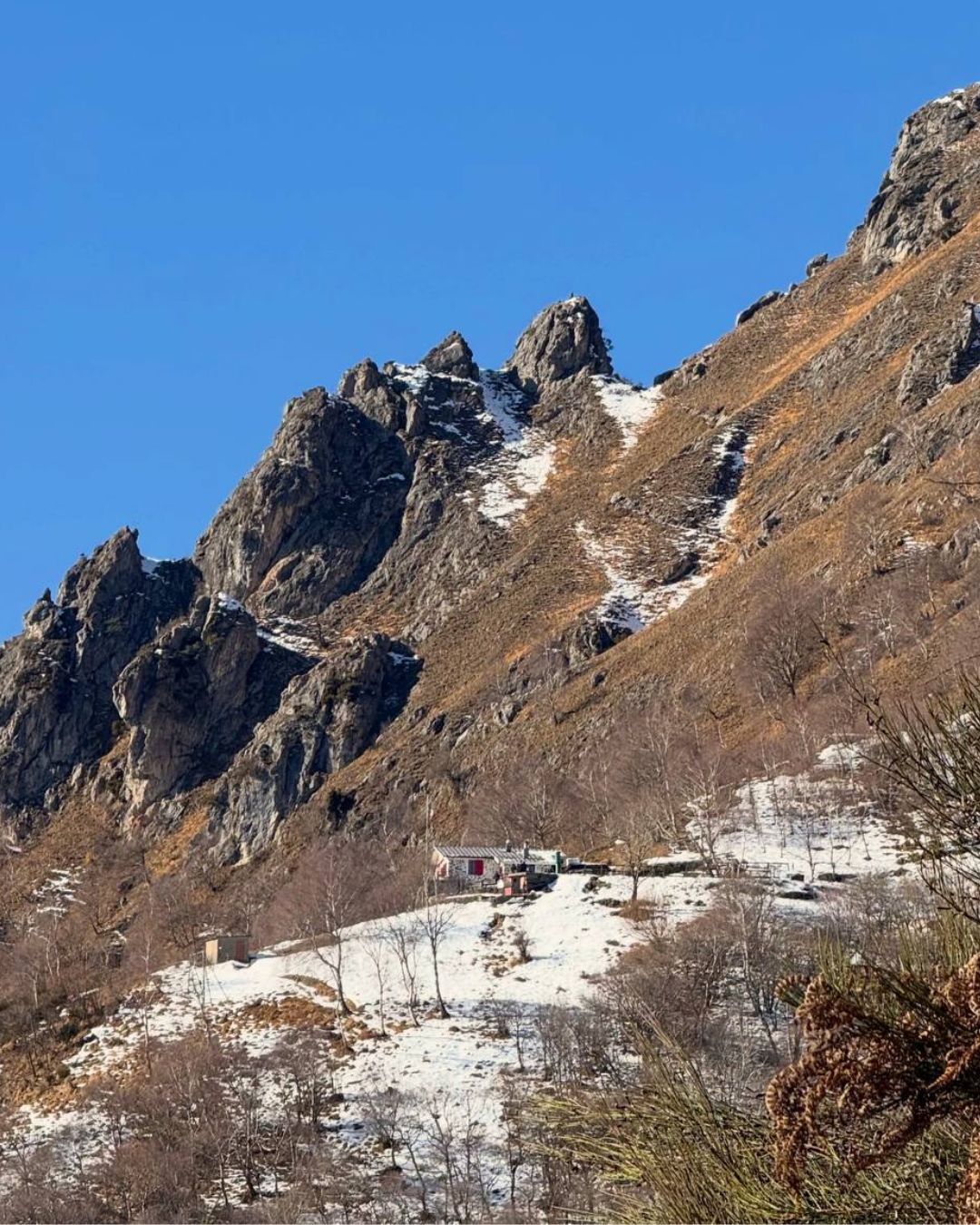 Trekking al Rifugio Menaggio da Breglia: sentiero, dislivello ...